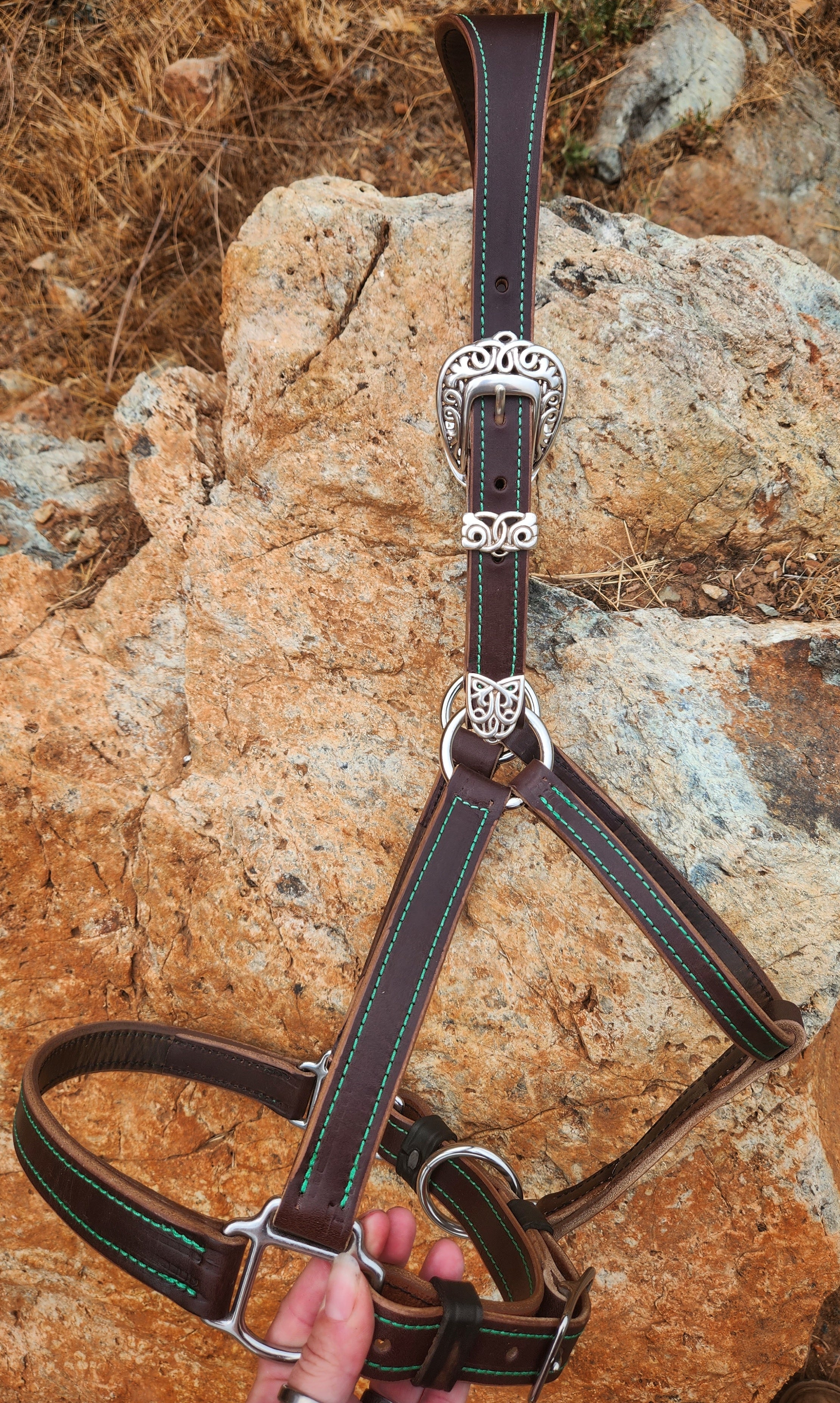 Celtic knotwork buckle halter – Royal Legacy Custom Leather